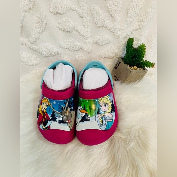CROCS | Shoes | Crocs Girls Youth Clogs Frozen Anna Elsa Pink Felt ...